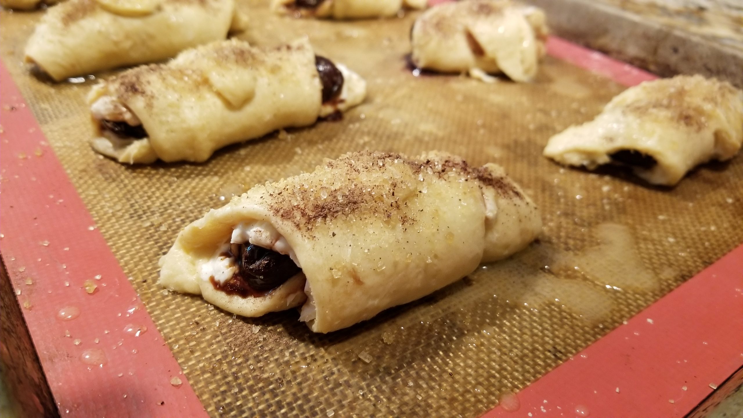 Chocolate Cherry Cream Cheese Roll Ups – Momleficent