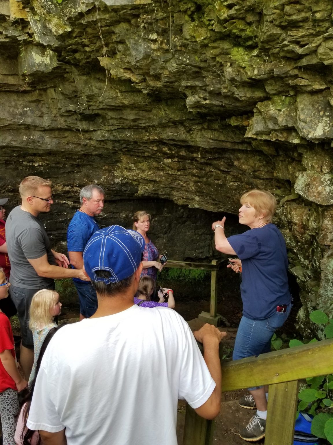 Exploring The Bell Witch Farm and Cave for Some Spooky Fun! – Momleficent